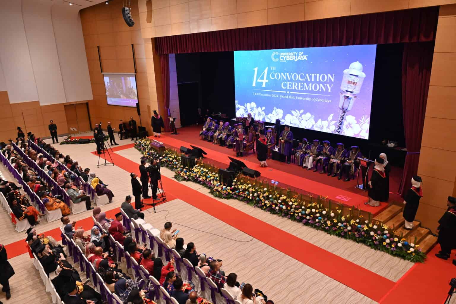 Unleashing Changemakers: University of Cyberjaya Celebrates 1,083 ...